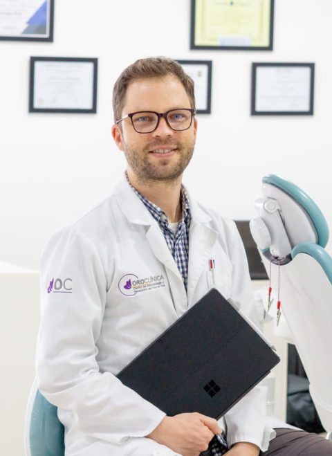 Dr. Roberto Gerber: Especialista en Patología Oral en Costa Rica